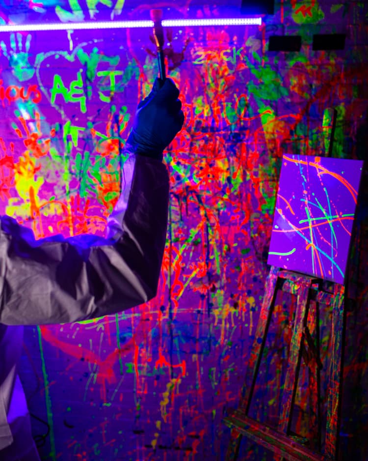Neon Paint Place | Baltimore's #1 Glow-in-the-Dark Art Experience